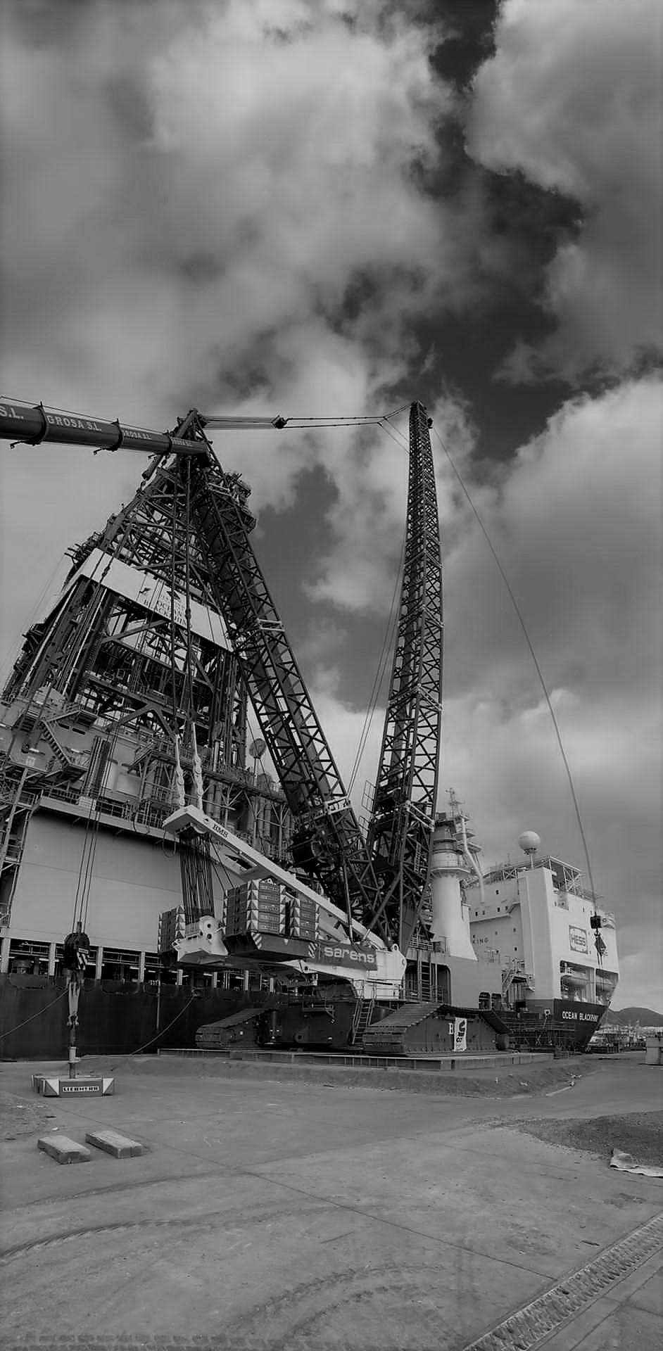 SARENS - Sarens Replaces the Crown Mounted Compensator atop the ...