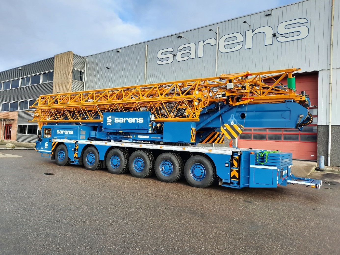 SARENS - Sarens Takes Delivery of Spierings Zero-Emission elift Crane