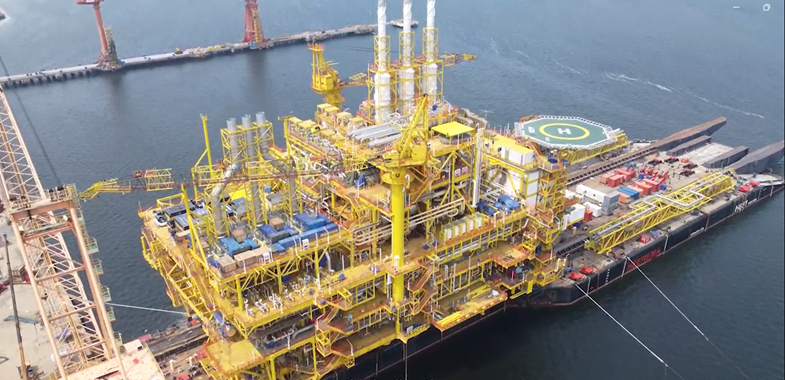 SARENS - Sarens Makes History With Loadout of the Heaviest Topside ...